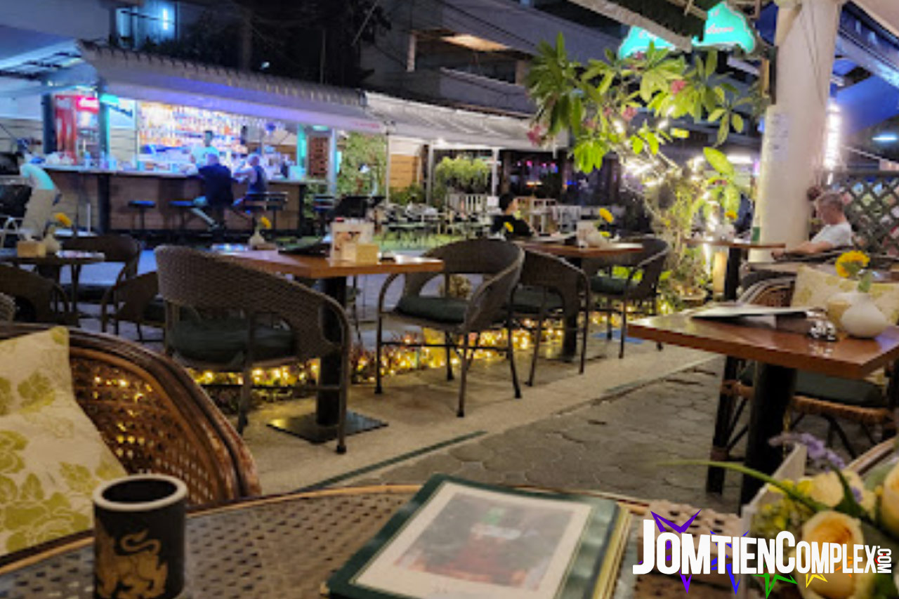 Dicks Cafe - Jomtien Complex